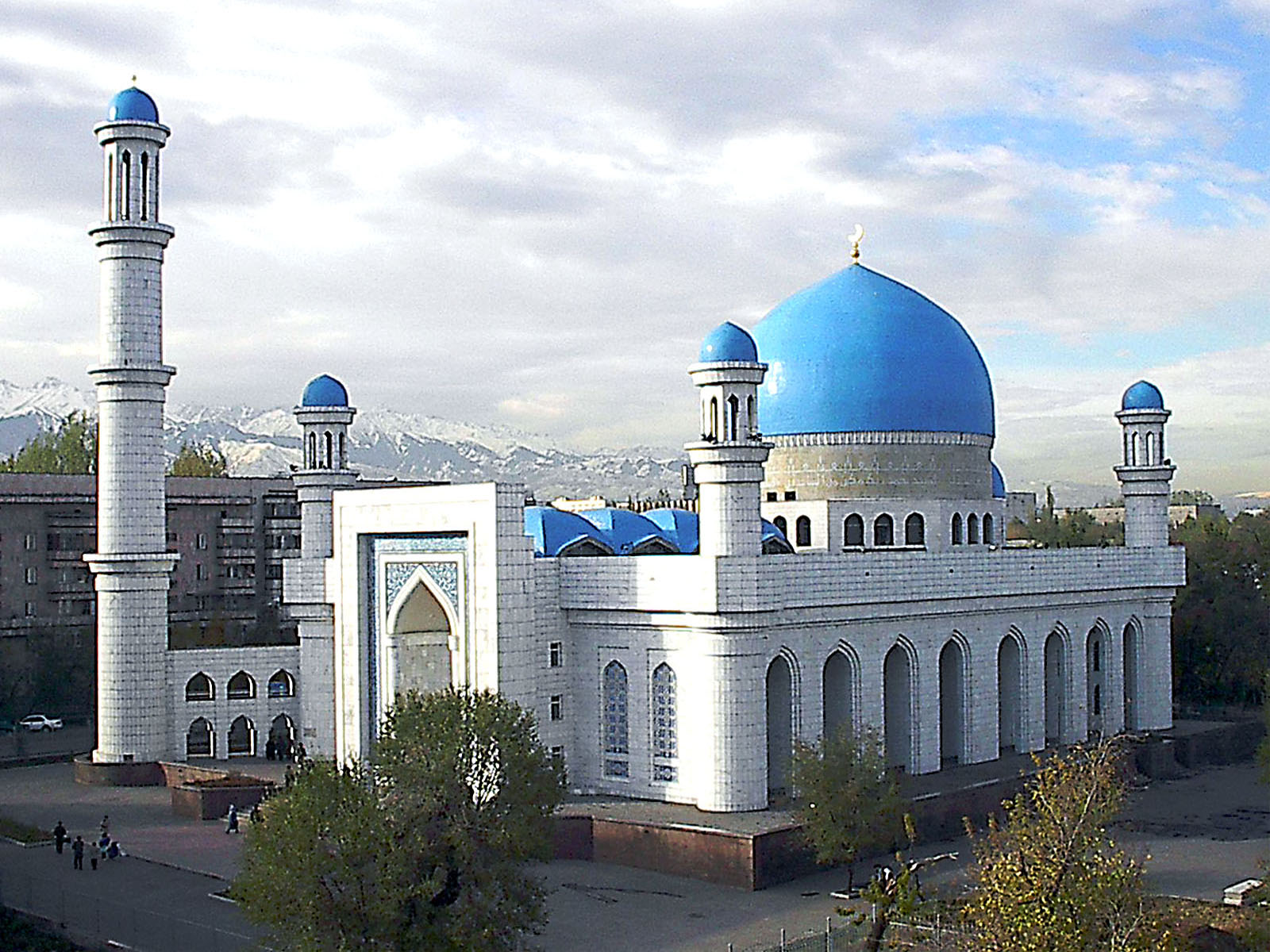 The Almaty Central Mosque | Discover Qazaqstan
